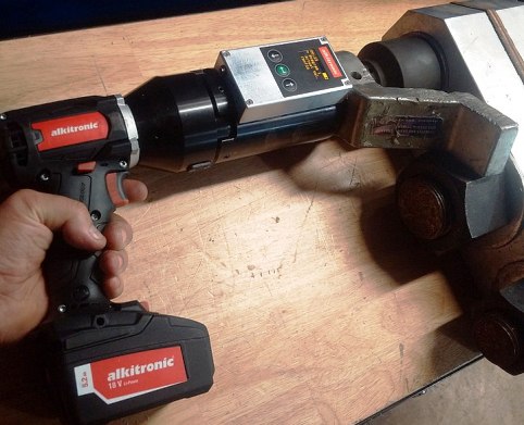 How Does An Electric Torque Wrench Work? – About Tech Tools
